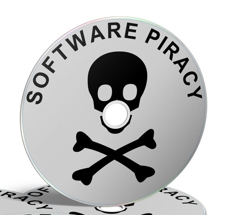 SOFTWARE PIRATA ¿MERECE LA PENA? - Ingeniería Informática